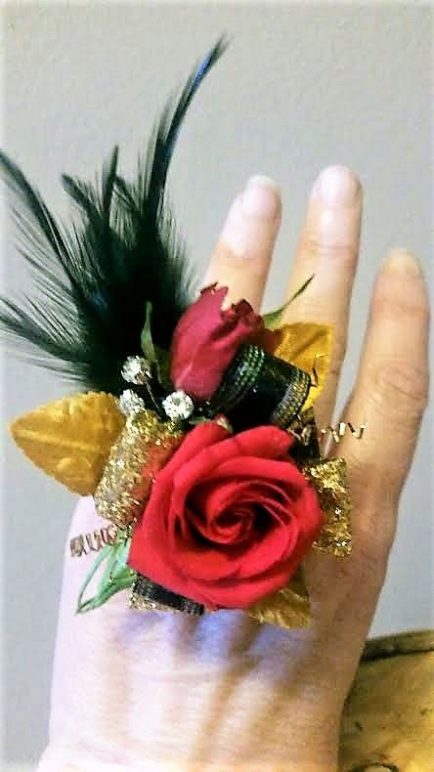 Prom Ring Finger Corsage Ideas 2021 - Sparkle Prom Blog